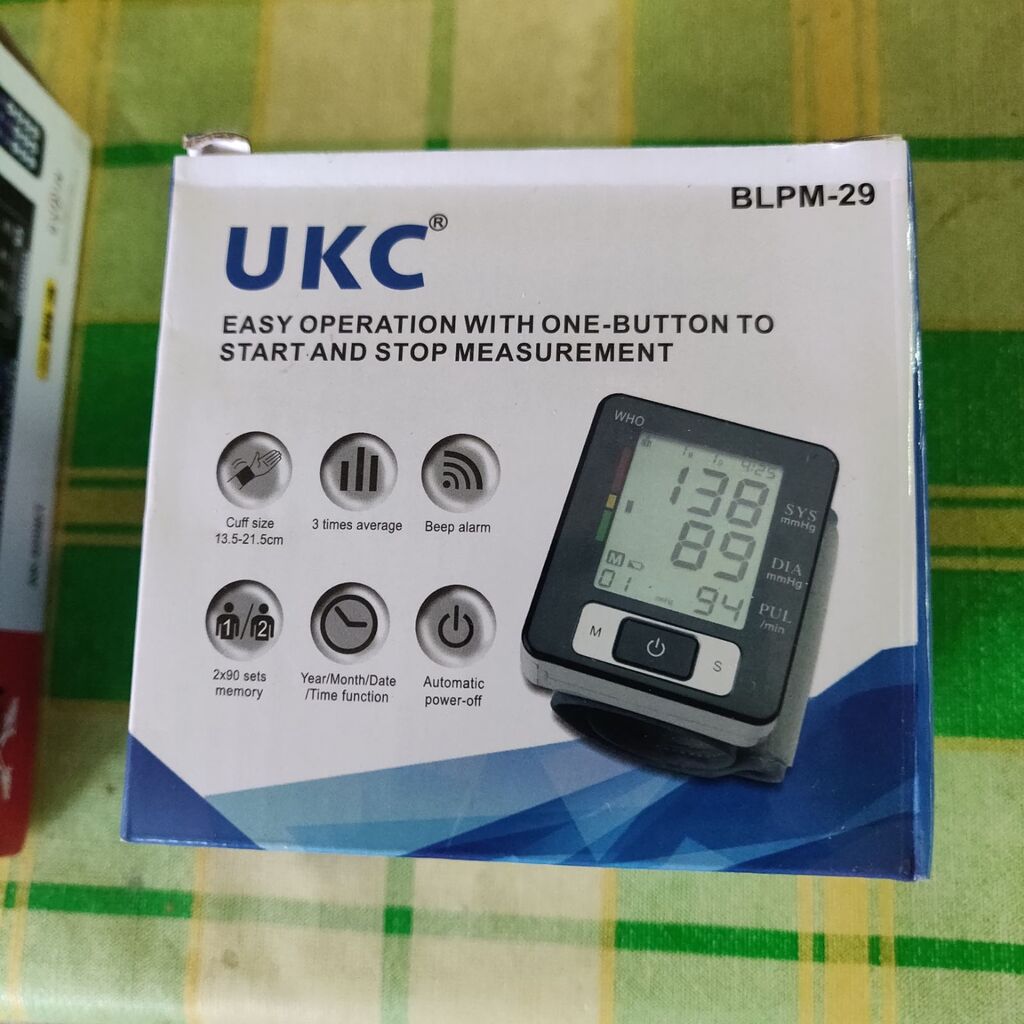 Digitalni merač krvnog pritiska marke UKC, model BLPM-29, dizajniran