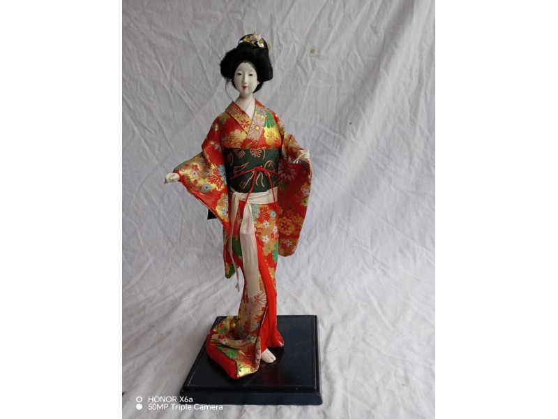 Stara japanska figura gejsa 2