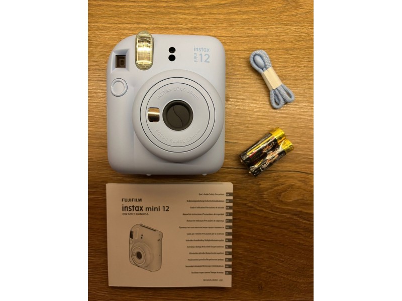 Polaroid fuji instax mini 12