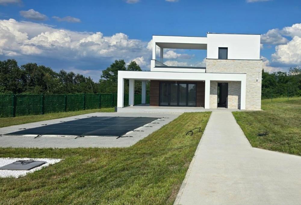 Vila/Kosmaj/Bazen ID#1401 450.000 €