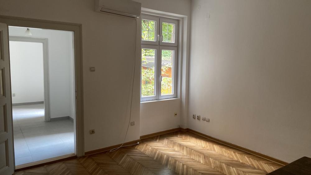 Nemanjina, 3.5, odmah useljiv ID#18559 1.100 €
