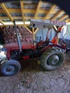 Traktor Ferguson IMT 533 sa prikolicom