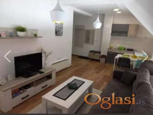 Prodajem apartman u centru Divcibara