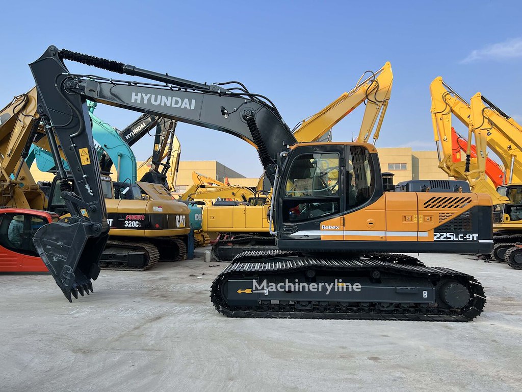 Hyundai R225LC-9T bager guseničar