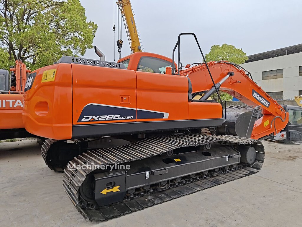 Doosan DX225LC-9C bager guseničar