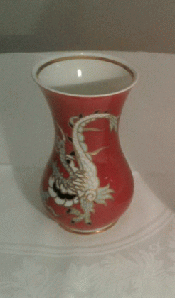 Wallendorf porcelan, vaza izuzetnog dizajna sa pozlatom