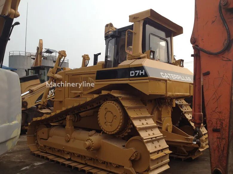 Caterpillar D7H buldožer