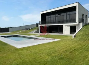 Prodaja Kuća - Beograd, Sopot: Nemenikuće