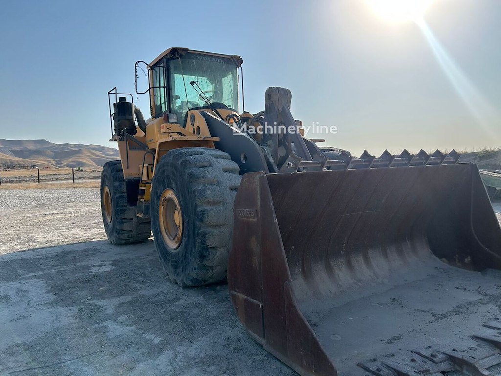 Volvo L220G prednji utovarivač