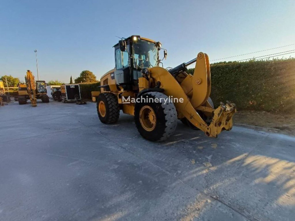 Caterpillar 938M prednji utovarivač