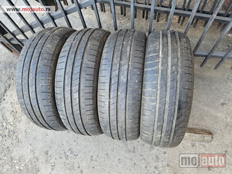 185-60-15 Goodyear odlicne nove