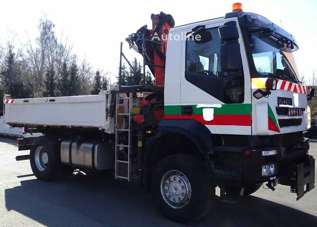 IVECO Trakker 330 kiper