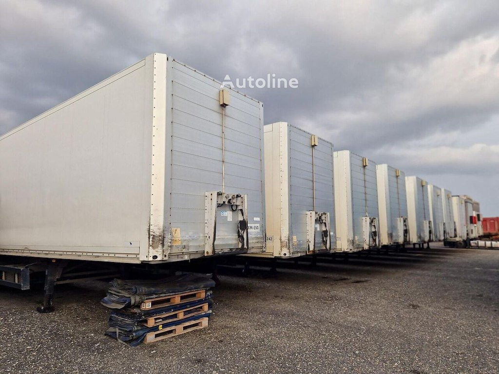 Schmitz Cargobull SKO 24 prikolica furgon
