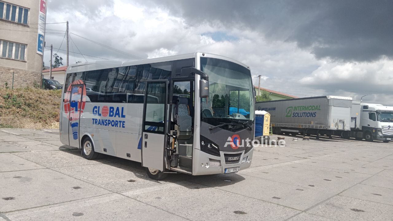 Isuzu Novo Ultra prigradski autobus