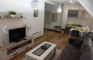 Prodajem apartman u centru Divcibara