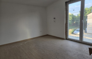 Iznajmljujem Poslovni Prostor, Ledine, Beograd Grad