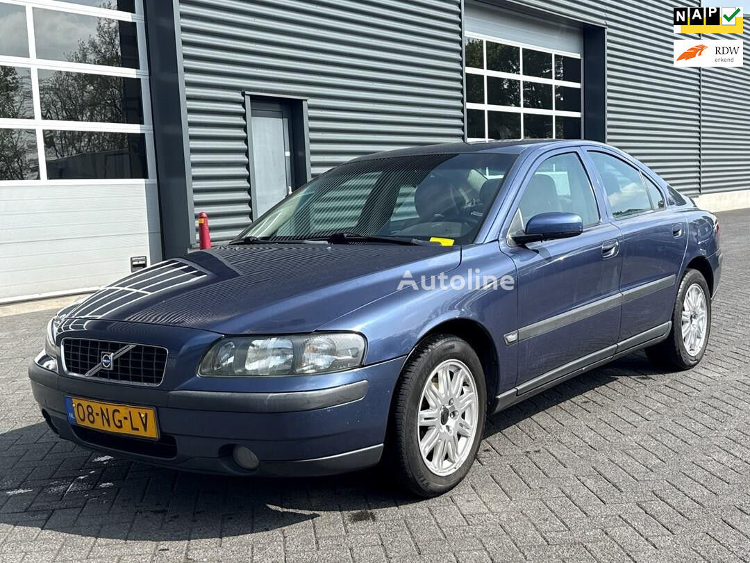 Volvo S60 2.4 sedan nakon udesa