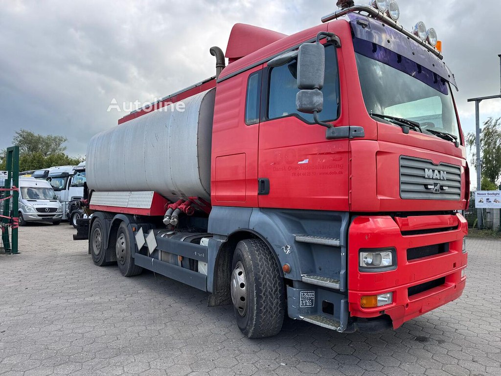 MAN 26372 autocisterna