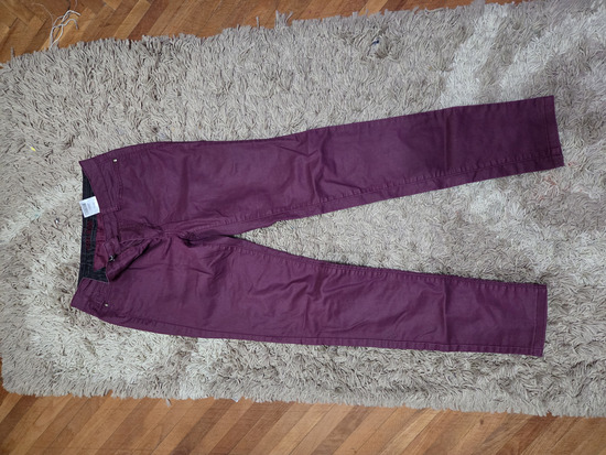 Pantalone 300 din