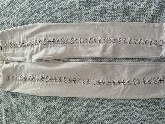 Hm pantalone sa perlanjem