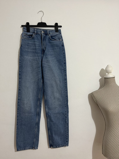 H&M farmerke visok struk kao NOVO vel XS