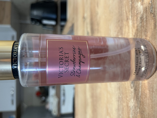 Victorias Secret Strawberrie&Cahampagne mist
