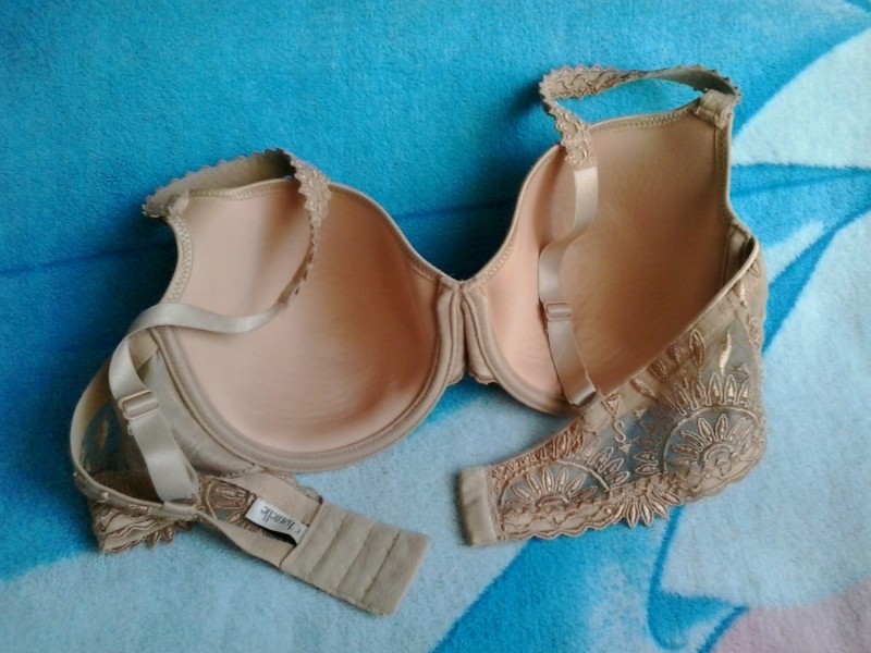 Chantelle grudnjak oko 75C-D