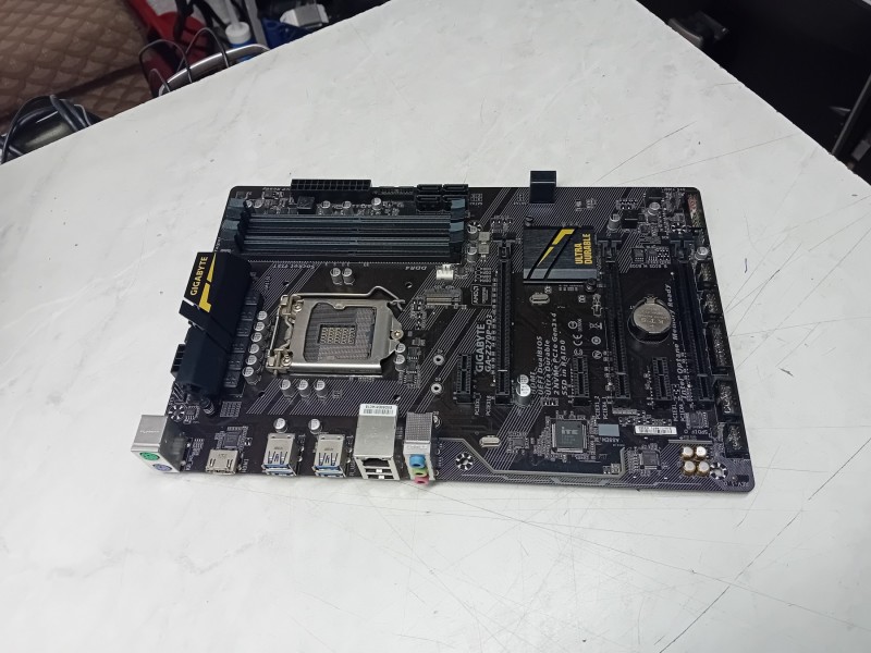 Gigabyte GA-Z270P-D3 1151 socet ispravna