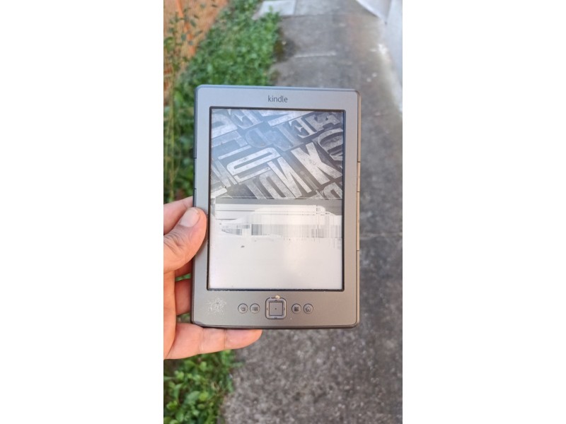 Amazon Kindle D01100 (neispravno)