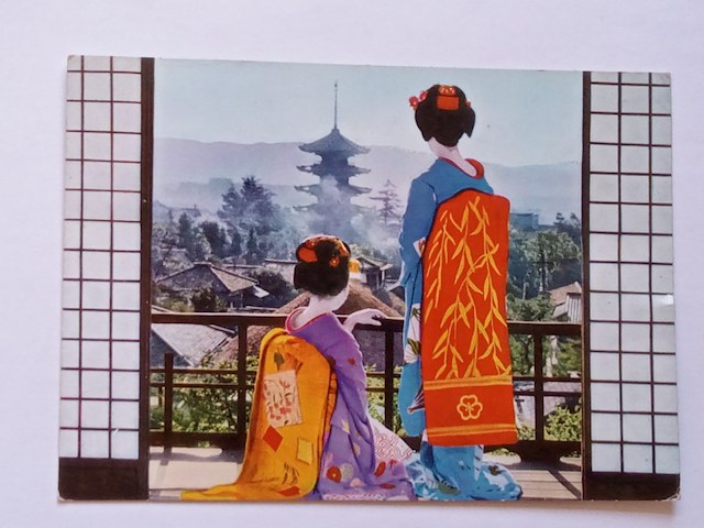 Japan - Kyoto - Maiko Girl And Yasaka - Sa Markicama