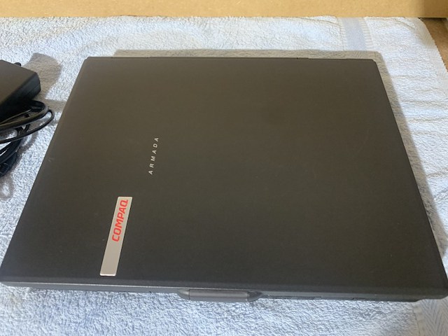 Vintage lap top Compaq Armada E500