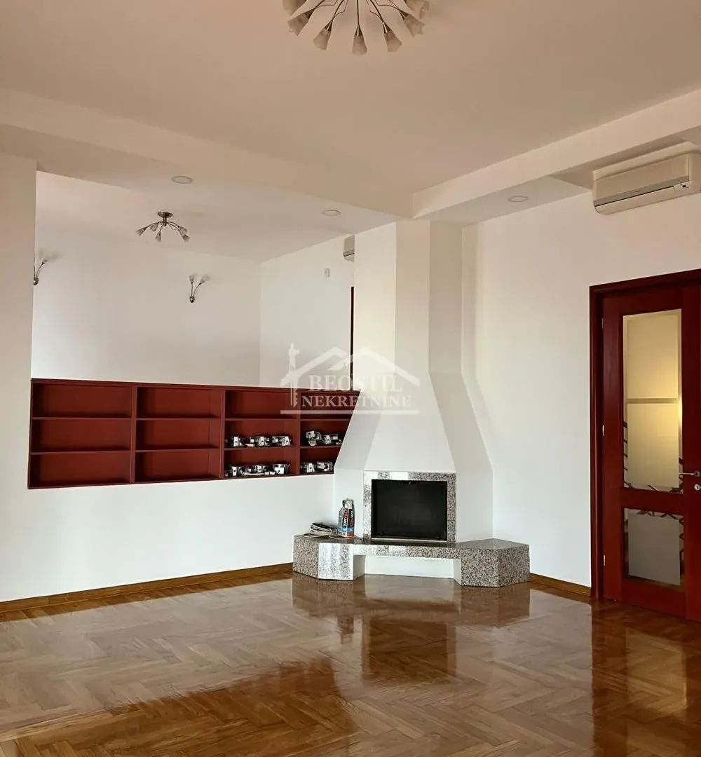 Izdavanje, kuća, 303m2, Čukarica, Beograd