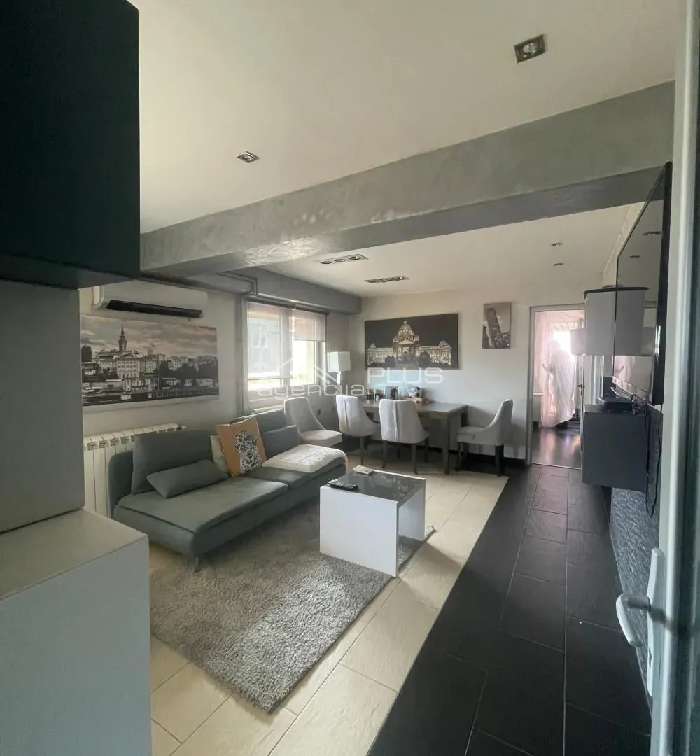 Izdavanje, petosoban stan, 130m2, Stari Grad, Beograd