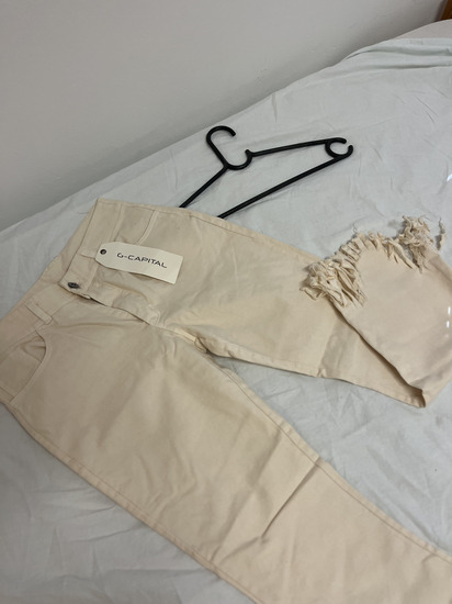 3/4 pantalone sa resama