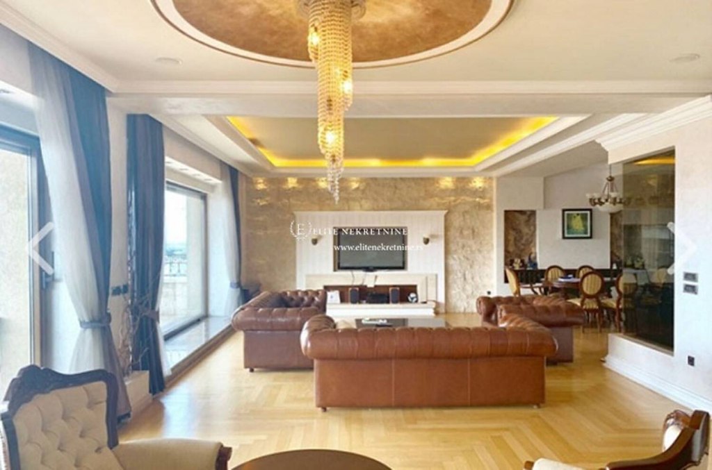 Petosoban duplex penthouse Crveni krst