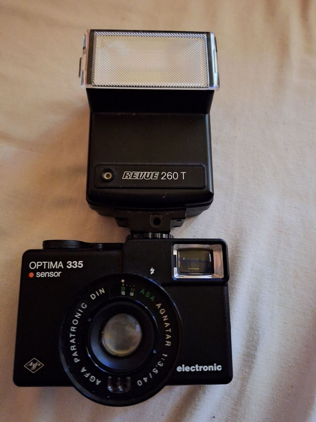 Crna kamera Agfa Optima 335 Sensor sa Agnar objektivom 1:3.5/40
