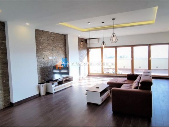 Vračar, Hram Svetog Save, 5.0 stan, 231m2, 3000 EUR, ID 52338