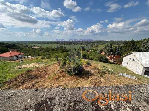 Plac 858m2 Ledinci