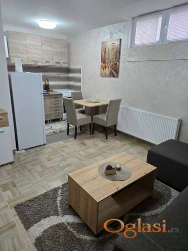 CENTAR NOVA GARSONJERA U SUTERENU