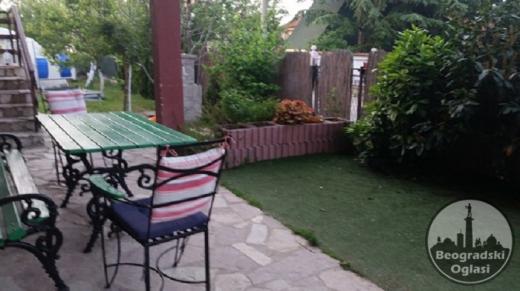 Stan u Sremcici 70+15 sa delom dvorista