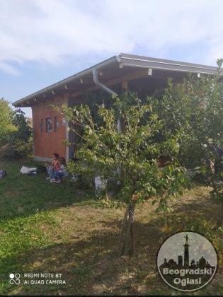 Plac u Sremcici sa vikend kucom