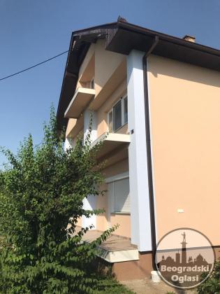 Продаја обновљене куће 300 м2 у еколошком селу Засавитса-2