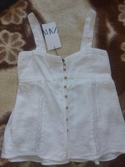 Zara majica snizena na 800