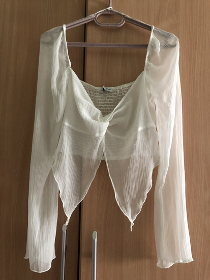 Bershka crop top SNIZENO 600