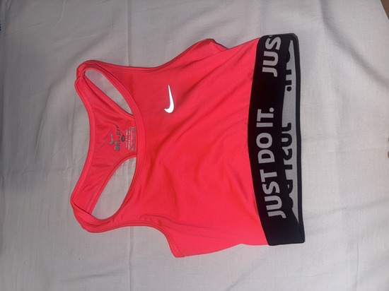 nike sportski top