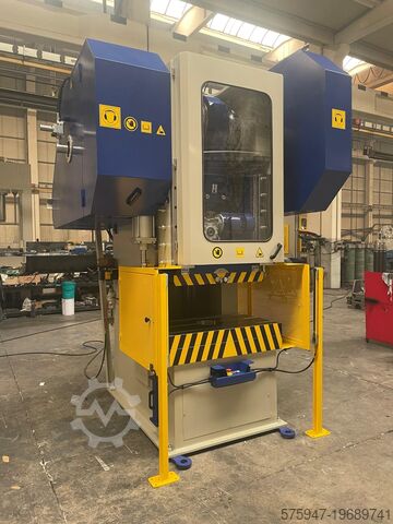 Ekscentrična presa tipa C, 300 tona
CRONOSSTECH CECP 300