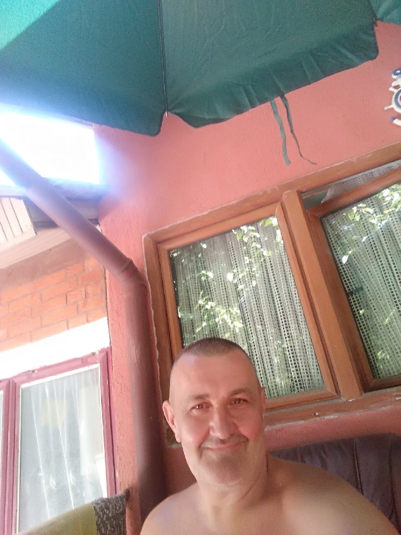 Tražim mladu Romkinju