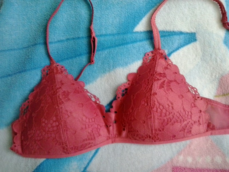 H&M cipkani bralette 70-75B
