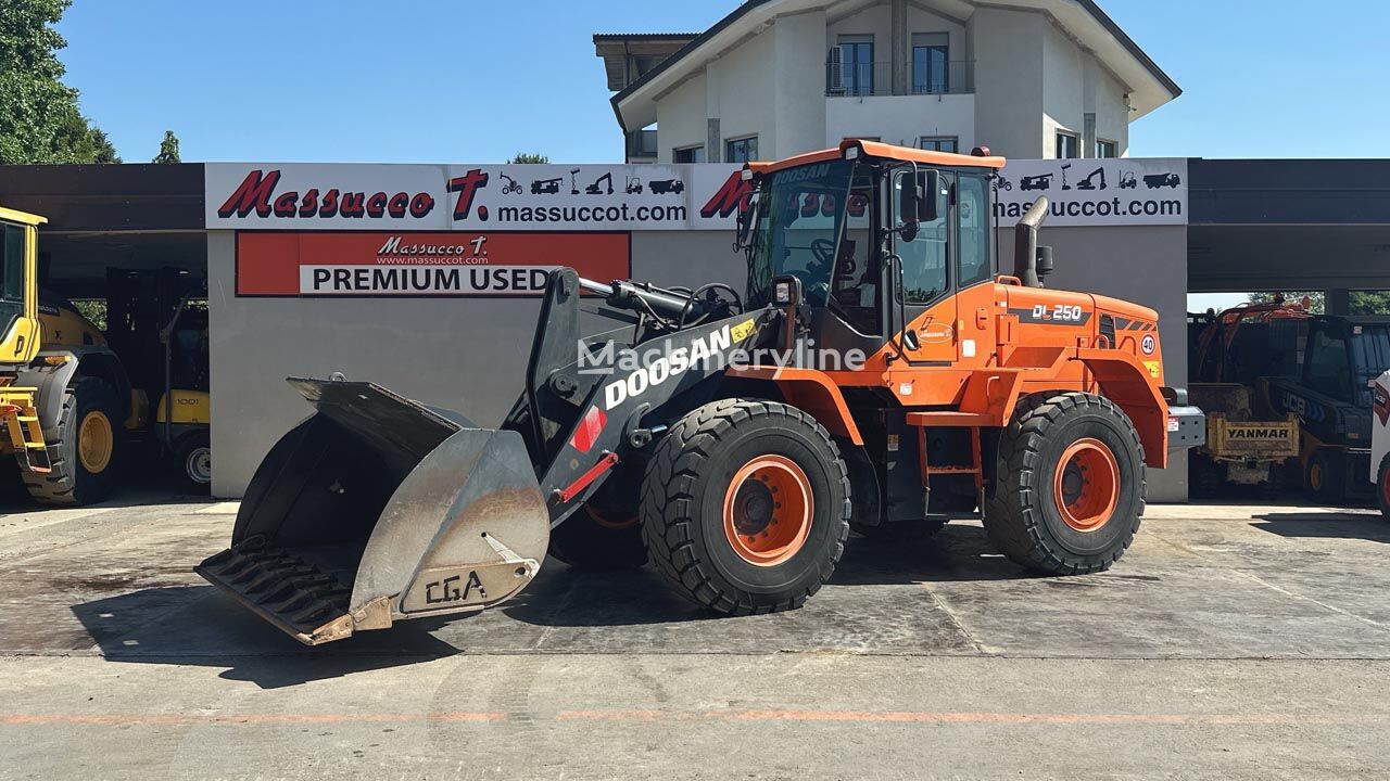 Doosan DL250 prednji utovarivač