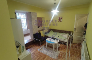 Prodajem Stan-Apartman, Detelinara